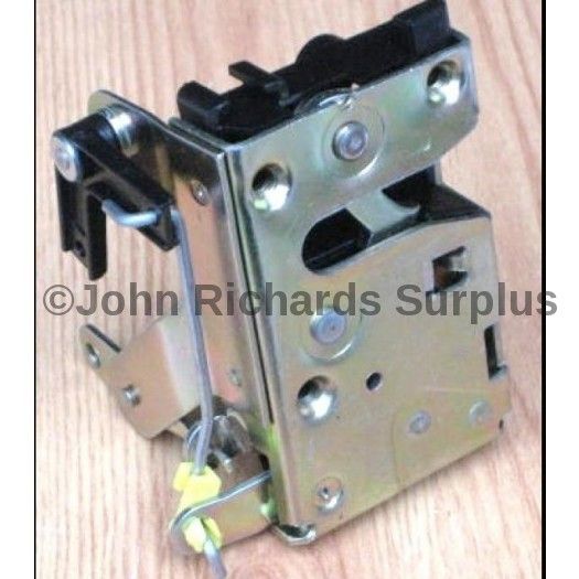 Land Rover Front Door Latch Assy R/H MWC1476