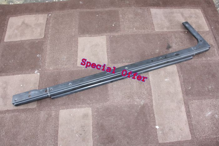 Defender 90 L/H Body Capping Damaged Stock AMN710750 (Collection Only)