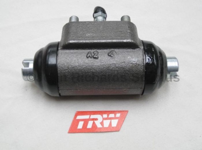 Land Rover Wheel Cylinder R/H 243296
